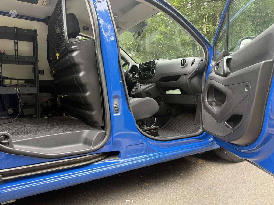 Zils Citroen Berlingo 2017 Viļņa, ar dzinēja tilpumu 1.60 L un nobraukumu 56 tūkst. km par 6500 €, foto 10 vietnē AUTOMOTO.COM.LV