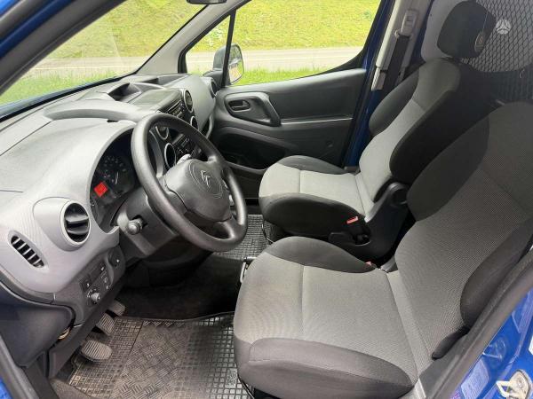 Zils Citroen Berlingo 2017 Viļņa, ar dzinēja tilpumu 1.60 L un nobraukumu 56 tūkst. km par 6500 €, foto 10 vietnē AUTOMOTO.COM.LV