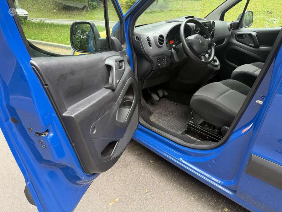 Zils Citroen Berlingo 2017 Viļņa, ar dzinēja tilpumu 1.60 L un nobraukumu 56 tūkst. km par 6500 €, foto 12 vietnē AUTOMOTO.COM.LV