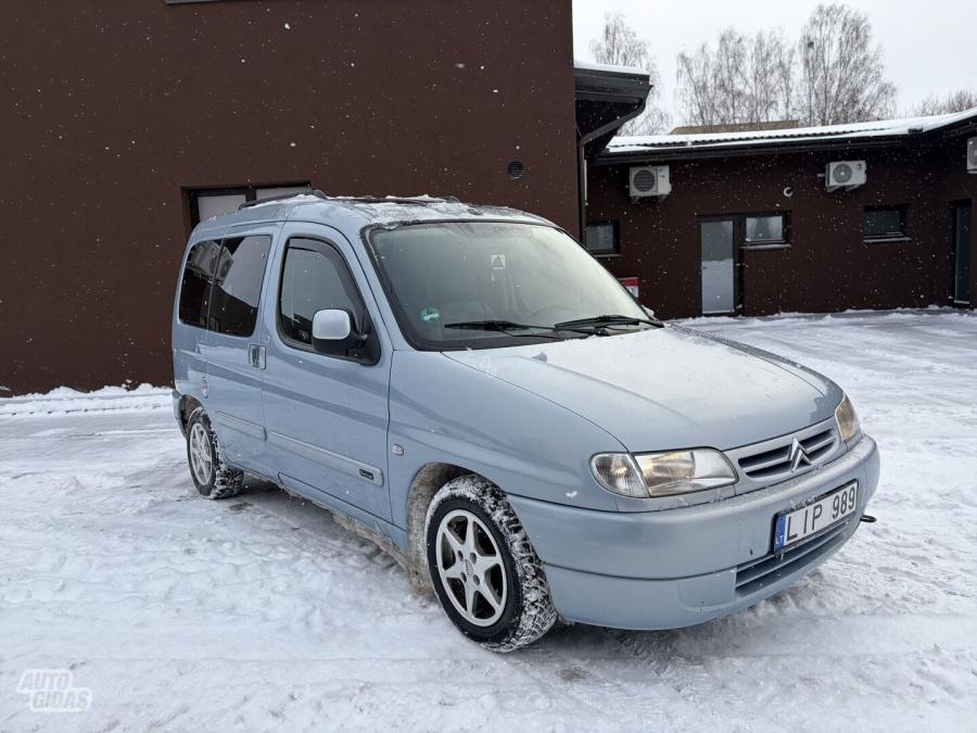 Blue Citroen Berlingo 2001 in Kaisiadorys, with an engine capacity of 1.40 L and mileage of 400 thousand km for 700 €, photo 4 on AUTOMOTO.COM.LV