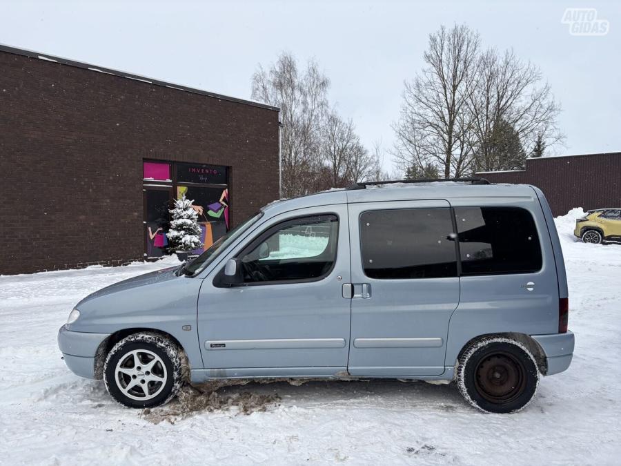 Blue Citroen Berlingo 2001 in Kaisiadorys, with an engine capacity of 1.40 L and mileage of 400 thousand km for 700 €, photo 8 on AUTOMOTO.COM.LV