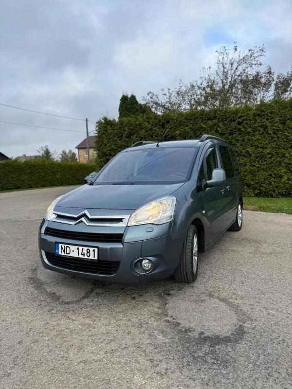 Zils Citroen Berlingo 2010 Rīga, ar dzinēja tilpumu 1.60 L un nobraukumu 223 tūkst. km par 2600 €, foto 1 vietnē AUTOMOTO.COM.LV