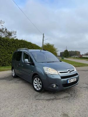 Zils Citroen Berlingo 2010 Rīga, ar dzinēja tilpumu 1.60 L un nobraukumu 223 tūkst. km par 2600 €, foto 3 vietnē AUTOMOTO.COM.LV