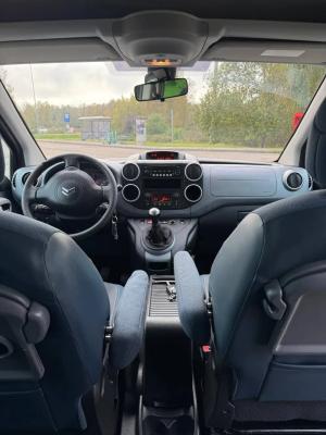 Zils Citroen Berlingo 2010 Rīga, ar dzinēja tilpumu 1.60 L un nobraukumu 223 tūkst. km par 2600 €, foto 10 vietnē AUTOMOTO.COM.LV