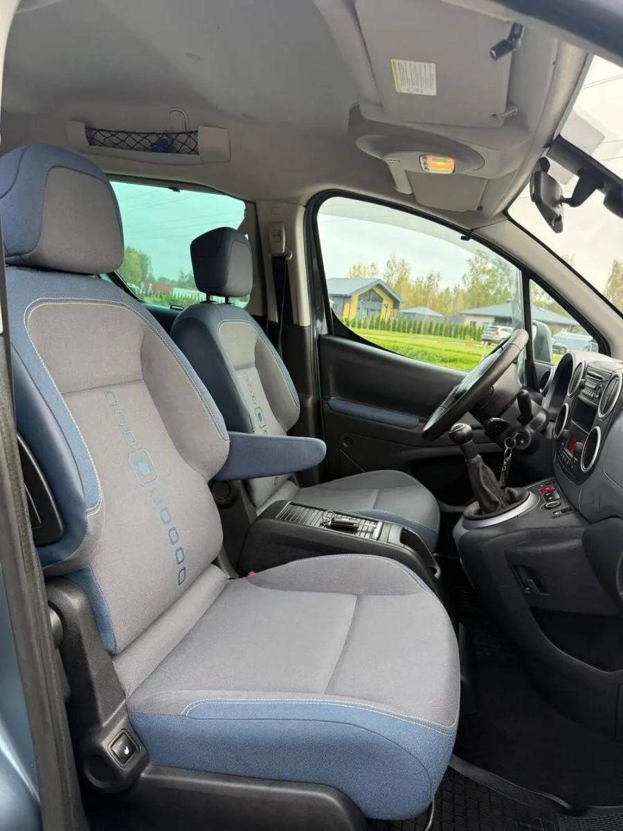 Zils Citroen Berlingo 2010 Rīga, ar dzinēja tilpumu 1.60 L un nobraukumu 223 tūkst. km par 2600 €, foto 12 vietnē AUTOMOTO.COM.LV