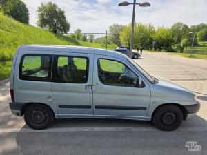 Zils Citroen Berlingo 2002 Alīta, ar dzinēja tilpumu 1.60 L un nobraukumu 350 tūkst. km par 550 €, foto 5 vietnē AUTOMOTO.COM.LV