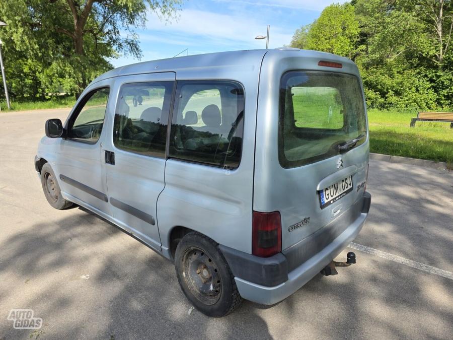 Zils Citroen Berlingo 2002 Alīta, ar dzinēja tilpumu 1.60 L un nobraukumu 350 tūkst. km par 550 €, foto 7 vietnē AUTOMOTO.COM.LV