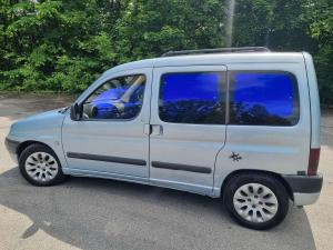 Blue Citroen Berlingo 2002 in Kaunas, with an engine capacity of 2.00 L and mileage of 468 thousand km for 1499 €, photo 3 on AUTOMOTO.COM.LV