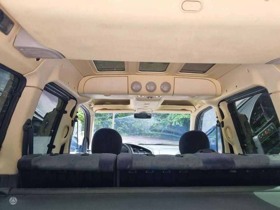 Blue Citroen Berlingo 2002 in Kaunas, with an engine capacity of 2.00 L and mileage of 468 thousand km for 1499 €, photo 11 on AUTOMOTO.COM.LV