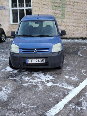 Zils Citroen Berlingo 2004 Rīga, ar dzinēja tilpumu 1.40 L un nobraukumu 303 tūkst. km par 1750 €, foto 4 vietnē AUTOMOTO.COM.LV