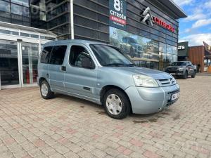 Zils Citroen Berlingo 2005 Rīga, ar dzinēja tilpumu 1.90 L un nobraukumu 182 tūkst. km par 1100 €, foto 4 vietnē AUTOMOTO.COM.LV