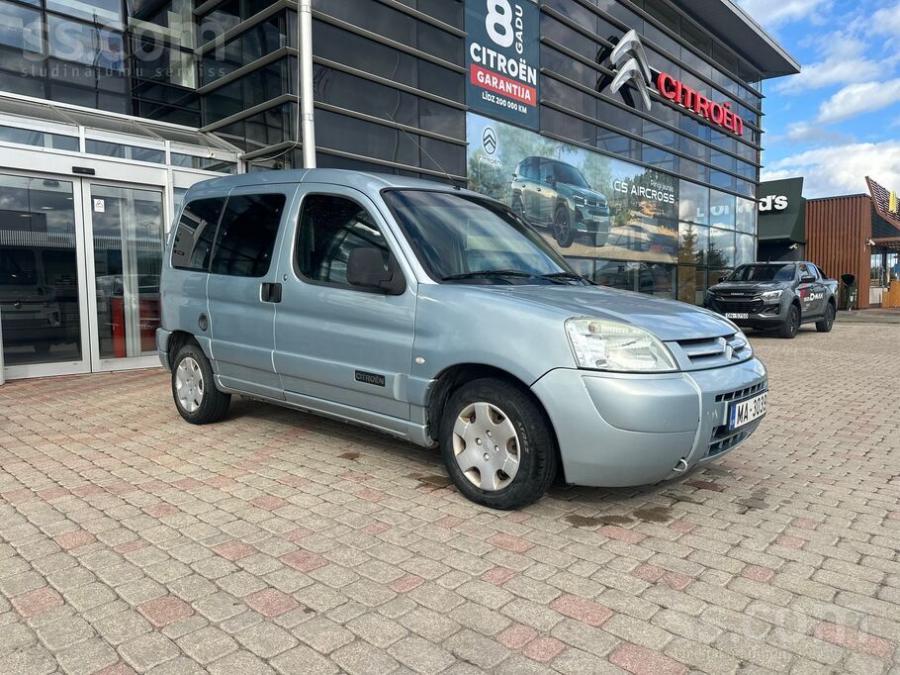 Zils Citroen Berlingo 2005 Rīga, ar dzinēja tilpumu 1.90 L un nobraukumu 182 tūkst. km par 1100 €, foto 4 vietnē AUTOMOTO.COM.LV