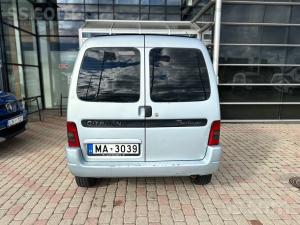 Zils Citroen Berlingo 2005 Rīga, ar dzinēja tilpumu 1.90 L un nobraukumu 182 tūkst. km par 1100 €, foto 6 vietnē AUTOMOTO.COM.LV