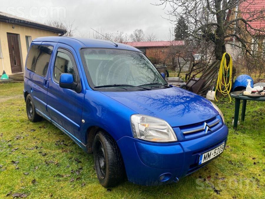 Blue Citroen Berlingo 2007 in Dobele, with an engine capacity of 1.60 L and mileage of 275 thousand km for 350 €, photo 1 on AUTOMOTO.COM.LV