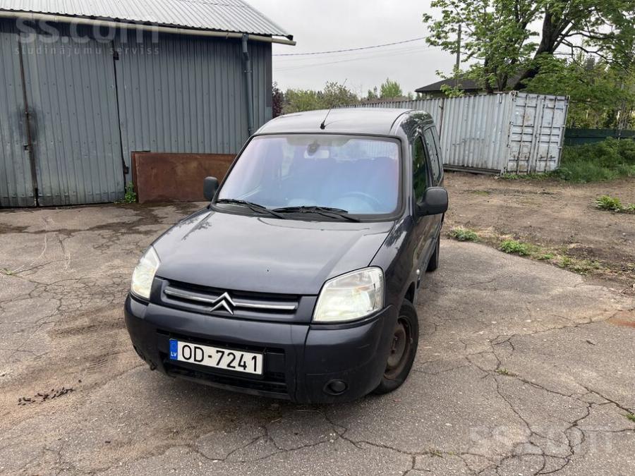 Blue Citroen Berlingo 2007 in Riga, with an engine capacity of 1.60 L and mileage of 279 thousand km for 2200 €, photo 1 on AUTOMOTO.COM.LV