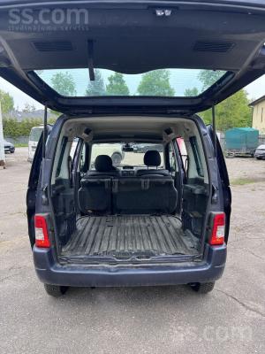 Blue Citroen Berlingo 2007 in Riga, with an engine capacity of 1.60 L and mileage of 279 thousand km for 2200 €, photo 6 on AUTOMOTO.COM.LV
