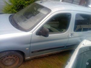 Blue Citroen Berlingo 2007 in Kaunas, with an engine capacity of 2.00 L and mileage of 248 thousand km for 450 €, photo 5 on AUTOMOTO.COM.LV