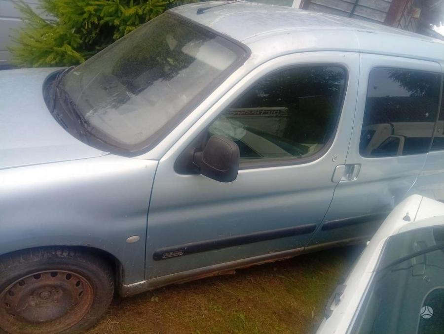 Blue Citroen Berlingo 2007 in Kaunas, with an engine capacity of 2.00 L and mileage of 248 thousand km for 450 €, photo 5 on AUTOMOTO.COM.LV
