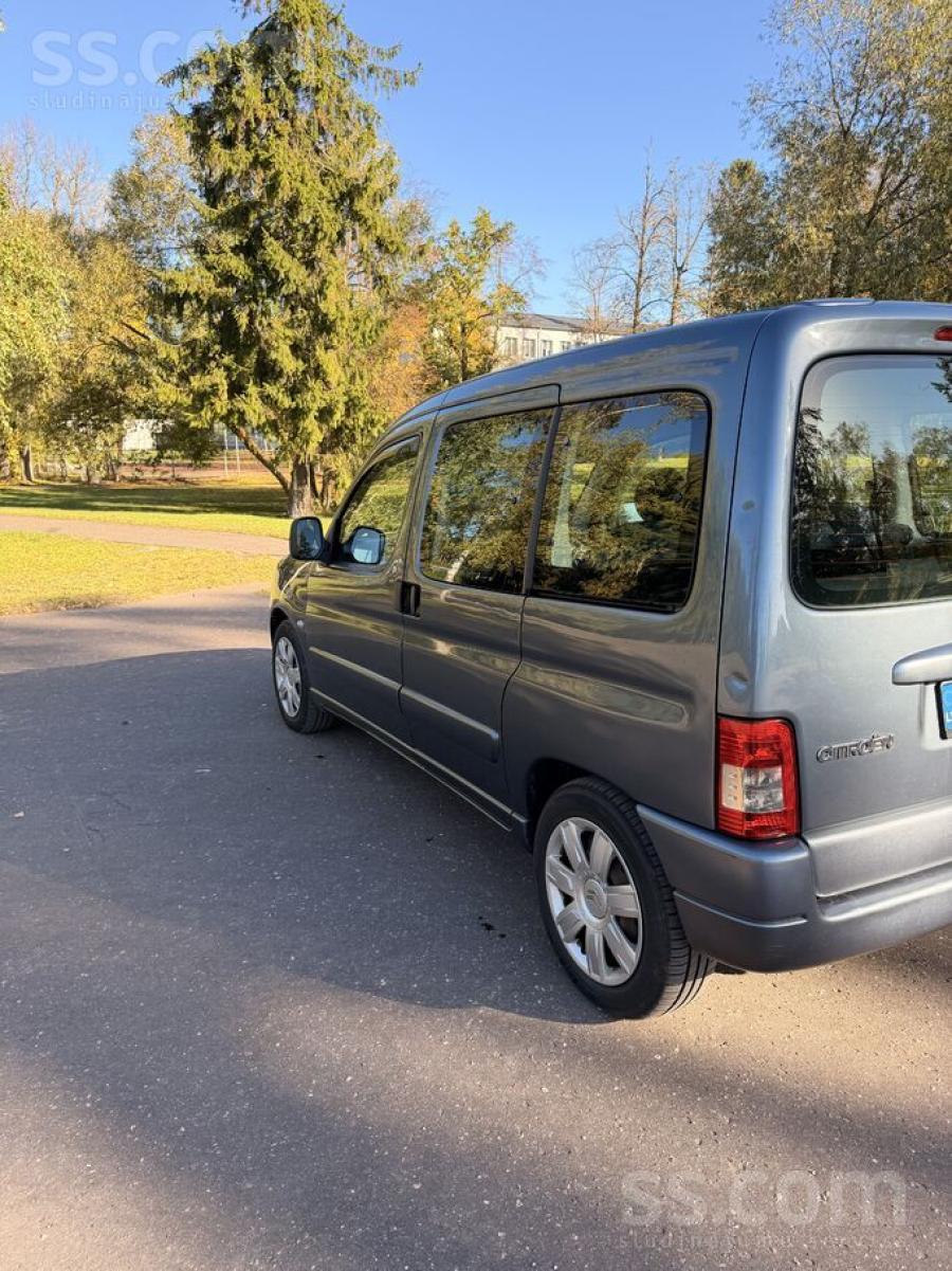 Zils Citroen Berlingo 2007 Jūrmala, ar dzinēja tilpumu 1.60 L un nobraukumu 255 tūkst. km par 2650 €, foto 4 vietnē AUTOMOTO.COM.LV