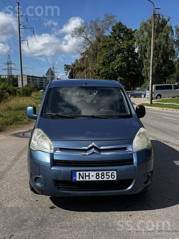 Blue Citroen Berlingo 2008 in Daugavpils, with an engine capacity of 1.60 L and mileage of 295 thousand km for 2900 €, photo 3 on AUTOMOTO.COM.LV