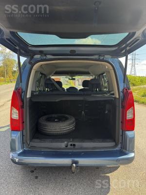 Blue Citroen Berlingo 2008 in Daugavpils, with an engine capacity of 1.60 L and mileage of 295 thousand km for 2900 €, photo 6 on AUTOMOTO.COM.LV
