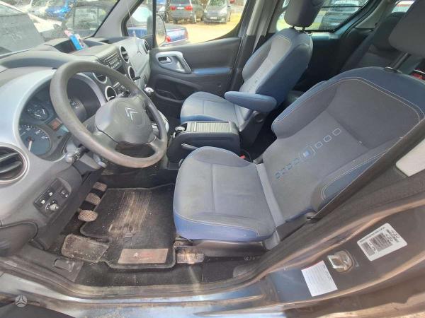 Zils Citroen Berlingo 2010 Jurbarkas, ar dzinēja tilpumu 1.56 L un nobraukumu 232 tūkst. km par 3700 €, foto 7 vietnē AUTOMOTO.COM.LV