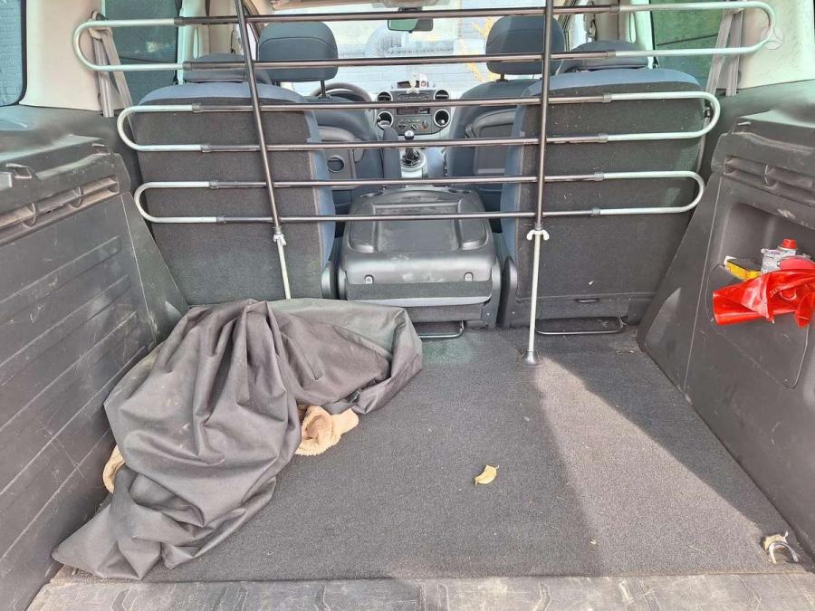 Zils Citroen Berlingo 2010 Jurbarkas, ar dzinēja tilpumu 1.56 L un nobraukumu 232 tūkst. km par 3700 €, foto 15 vietnē AUTOMOTO.COM.LV