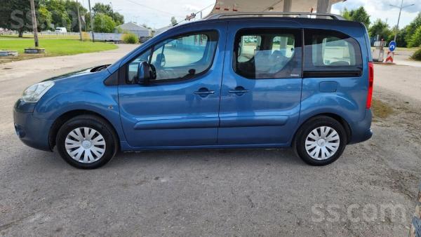 Blue Citroen Berlingo 2011 in Ogre, with an engine capacity of 1.60 L and mileage of 272 thousand km for 4750 €, photo 1 on AUTOMOTO.COM.LV