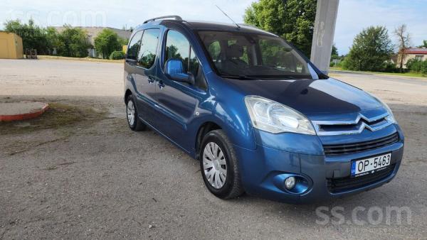 Blue Citroen Berlingo 2011 in Ogre, with an engine capacity of 1.60 L and mileage of 272 thousand km for 4750 €, photo 4 on AUTOMOTO.COM.LV