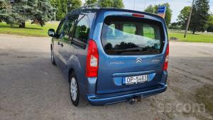 Zils Citroen Berlingo 2011 Ogre, ar dzinēja tilpumu 1.60 L un nobraukumu 272 tūkst. km par 4750 €, foto 8 vietnē AUTOMOTO.COM.LV