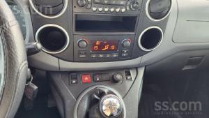 Zils Citroen Berlingo 2011 Ogre, ar dzinēja tilpumu 1.60 L un nobraukumu 272 tūkst. km par 4750 €, foto 12 vietnē AUTOMOTO.COM.LV