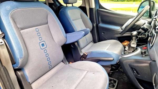 Zils Citroen Berlingo 2011 Kretinga, ar dzinēja tilpumu 1.60 L un nobraukumu 256 tūkst. km par 4850 €, foto 9 vietnē AUTOMOTO.COM.LV
