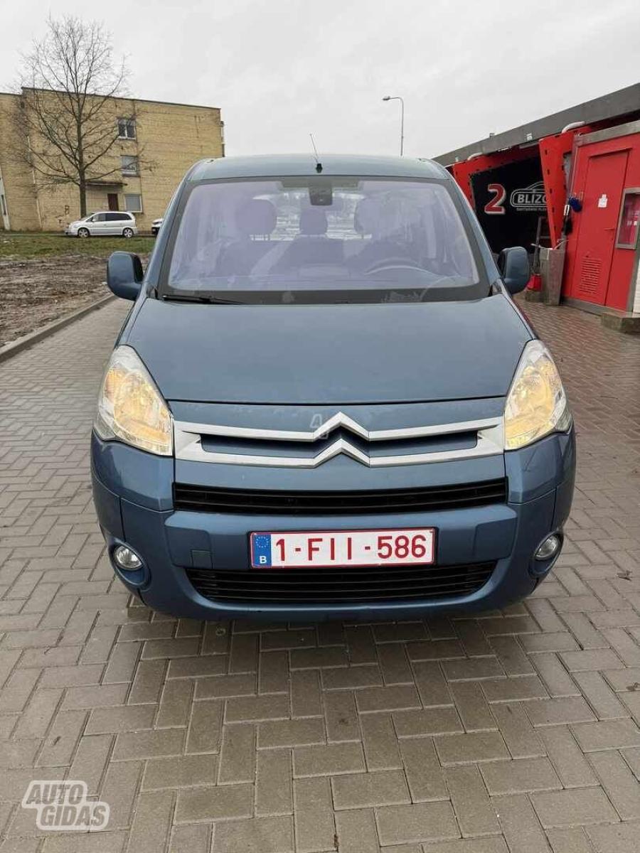 Blue Citroen Berlingo 2012 in Mazeikiai, with an engine capacity of 1.60 L and mileage of 268 thousand km for 4100 €, photo 3 on AUTOMOTO.COM.LV