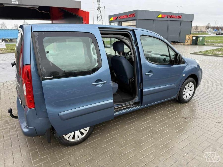 Blue Citroen Berlingo 2012 in Mazeikiai, with an engine capacity of 1.60 L and mileage of 268 thousand km for 4100 €, photo 4 on AUTOMOTO.COM.LV