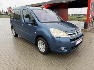 Blue Citroen Berlingo 2012 in Mazeikiai, with an engine capacity of 1.60 L and mileage of 268 thousand km for 4100 €, photo 5 on AUTOMOTO.COM.LV
