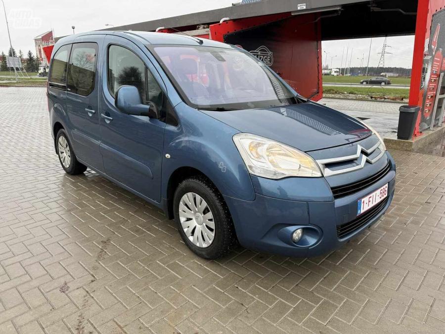 Blue Citroen Berlingo 2012 in Mazeikiai, with an engine capacity of 1.60 L and mileage of 268 thousand km for 4100 €, photo 5 on AUTOMOTO.COM.LV