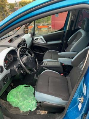 Zils Citroen Berlingo 2012 Kauņa, ar dzinēja tilpumu 1.56 L un nobraukumu 350 tūkst. km par 2500 €, foto 2 vietnē AUTOMOTO.COM.LV