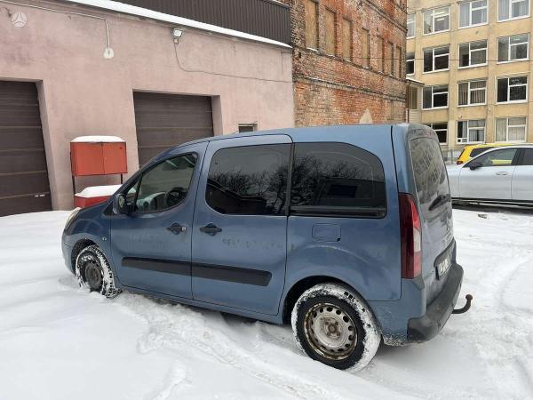 Blue Citroen Berlingo 2012 in Kaunas, with an engine capacity of 0.00 L and mileage of 300 thousand km for 2800 €, photo 3 on AUTOMOTO.COM.LV