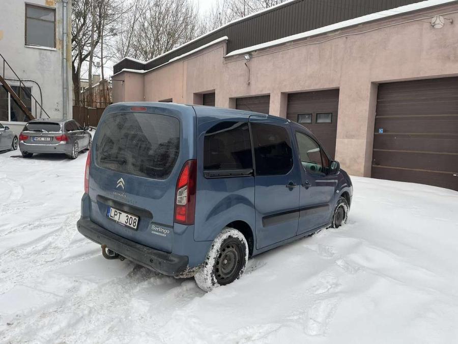 Blue Citroen Berlingo 2012 in Kaunas, with an engine capacity of 0.00 L and mileage of 300 thousand km for 2800 €, photo 4 on AUTOMOTO.COM.LV