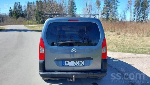 Zils Citroen Berlingo 2012 Alūksne, ar dzinēja tilpumu 1.60 L un nobraukumu 0 tūkst. km par 1990 €, foto 7 vietnē AUTOMOTO.COM.LV