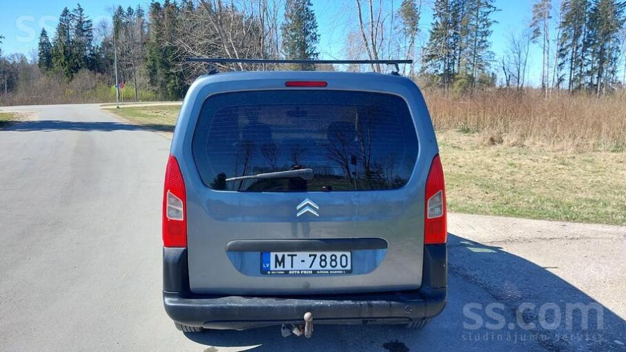 Синий Ситроен Берлинго 2012 в Алуксне, объемом двигателя 1.60 л и пробегом 0 тыс. км за 1990 €, фото 8 на AUTOMOTO.COM.LV