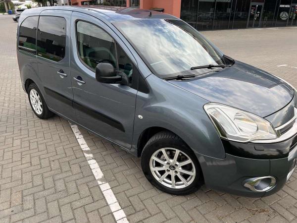 Blue Citroen Berlingo 2012 in Kaunas, with an engine capacity of 1.56 L and mileage of 394 thousand km for 2600 €, photo 3 on AUTOMOTO.COM.LV