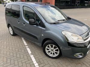 Zils Citroen Berlingo 2012 Kauņa, ar dzinēja tilpumu 1.56 L un nobraukumu 394 tūkst. km par 2600 €, foto 3 vietnē AUTOMOTO.COM.LV