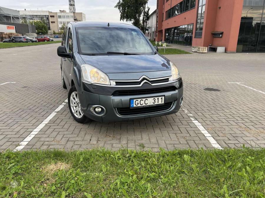 Zils Citroen Berlingo 2012 Kauņa, ar dzinēja tilpumu 1.56 L un nobraukumu 394 tūkst. km par 2600 €, foto 4 vietnē AUTOMOTO.COM.LV