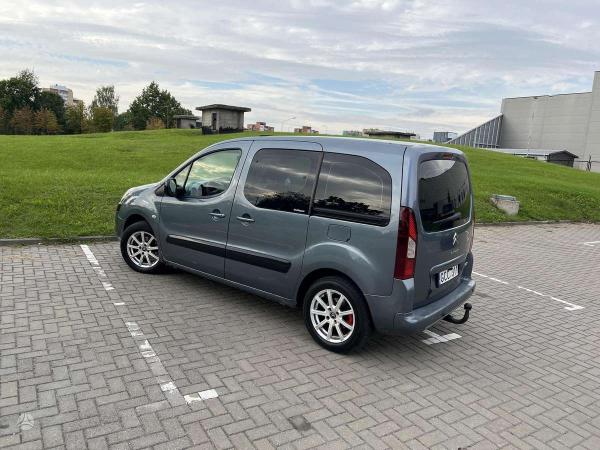 Blue Citroen Berlingo 2012 in Kaunas, with an engine capacity of 1.56 L and mileage of 394 thousand km for 2600 €, photo 6 on AUTOMOTO.COM.LV