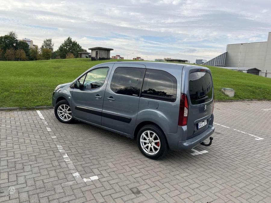 Zils Citroen Berlingo 2012 Kauņa, ar dzinēja tilpumu 1.56 L un nobraukumu 394 tūkst. km par 2600 €, foto 6 vietnē AUTOMOTO.COM.LV