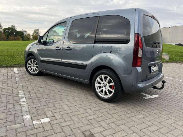 Blue Citroen Berlingo 2012 in Kaunas, with an engine capacity of 1.56 L and mileage of 394 thousand km for 2600 €, photo 7 on AUTOMOTO.COM.LV