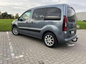Zils Citroen Berlingo 2012 Kauņa, ar dzinēja tilpumu 1.56 L un nobraukumu 394 tūkst. km par 2600 €, foto 7 vietnē AUTOMOTO.COM.LV