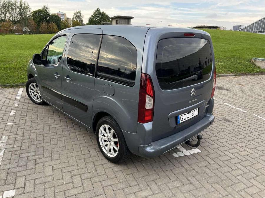 Zils Citroen Berlingo 2012 Kauņa, ar dzinēja tilpumu 1.56 L un nobraukumu 394 tūkst. km par 2600 €, foto 8 vietnē AUTOMOTO.COM.LV