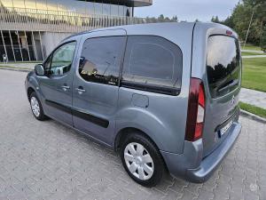 Zils Citroen Berlingo 2012 Viļņa, ar dzinēja tilpumu 1.56 L un nobraukumu 320 tūkst. km par 2090 €, foto 3 vietnē AUTOMOTO.COM.LV